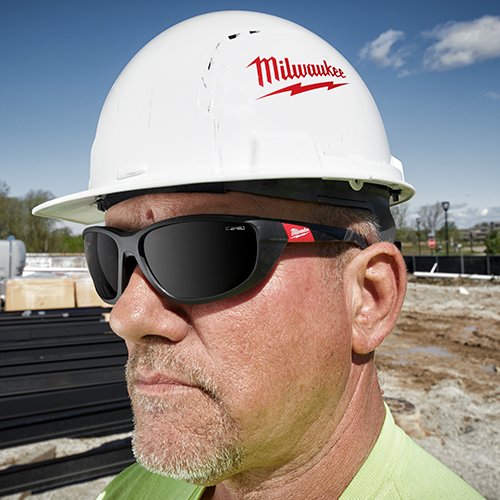 MILWAUKEE แว่นตาเซฟตี้ รุ่น 48-73-2045 | แสงชัยกรุ๊ป